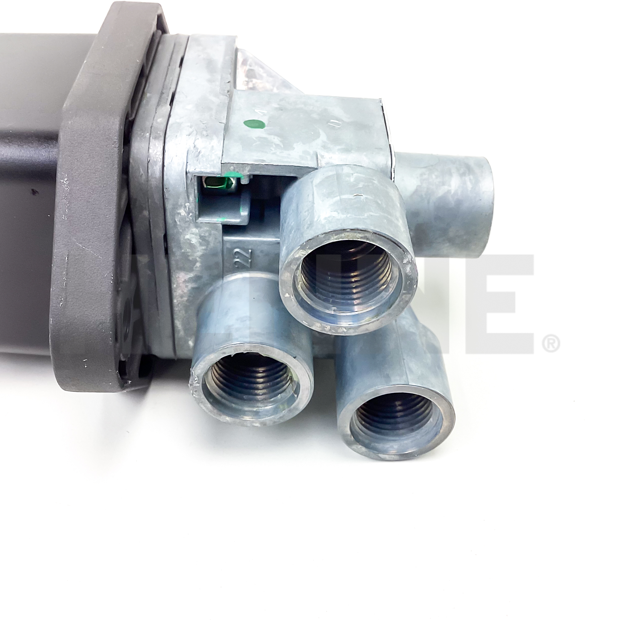 Handbremsventil - A0034307381 - Henne Parts